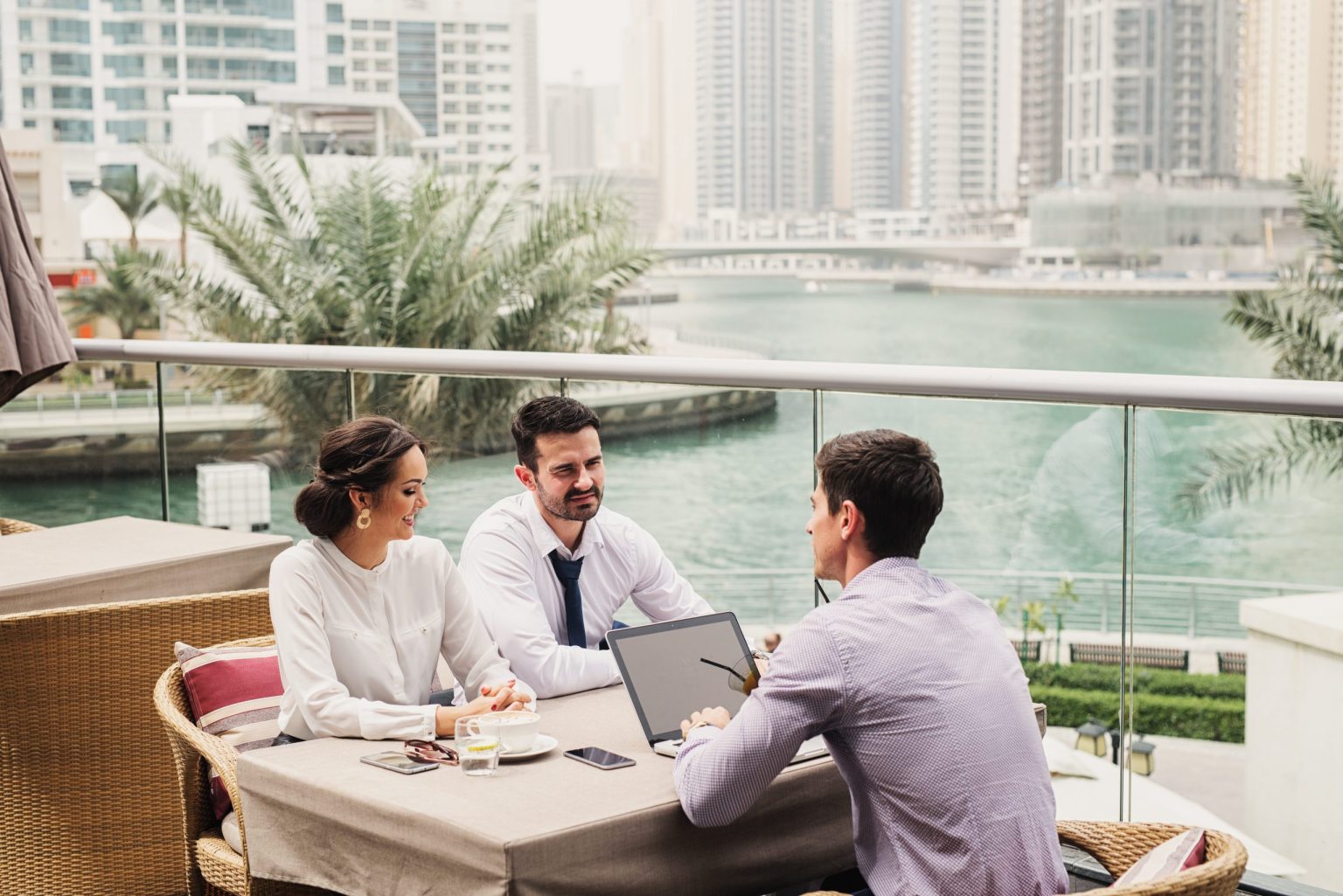 Top Areas to Buy a Mansion in the UAE: A Complete Buyer’s Guide